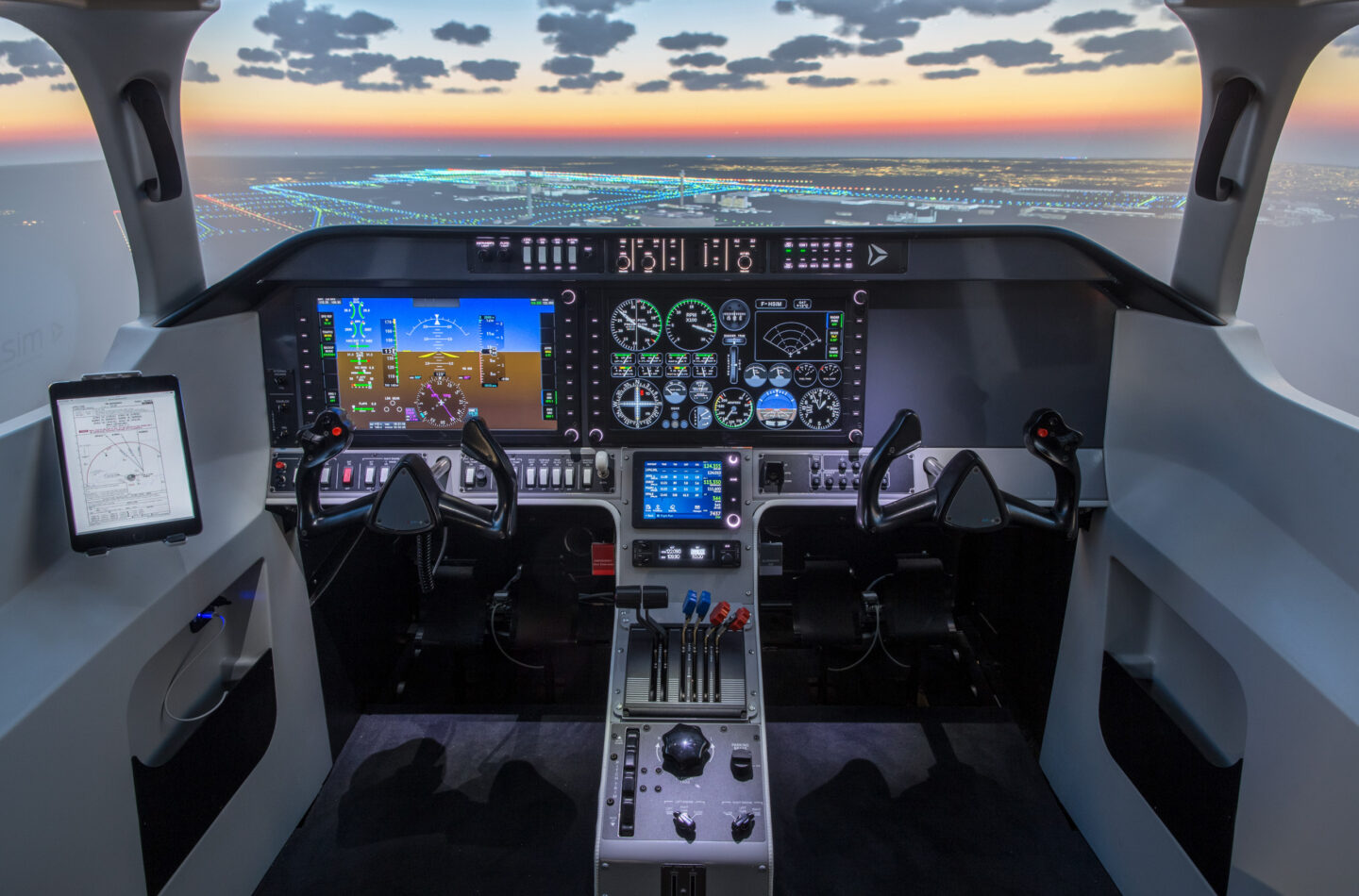 Fleets and simulators—Our facilities | Collège Air Richelieu